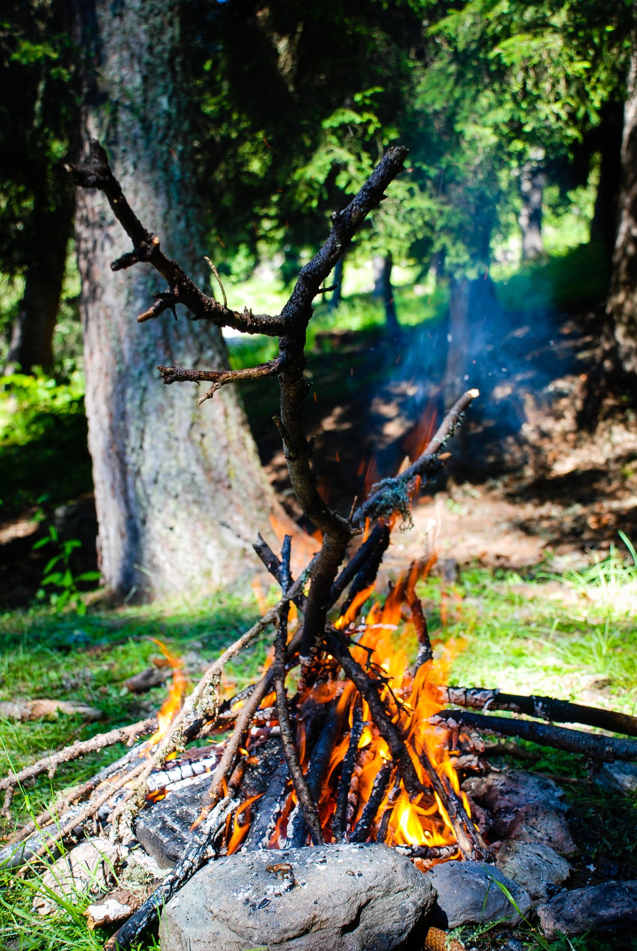 How to build a campfire - Altitude Camps